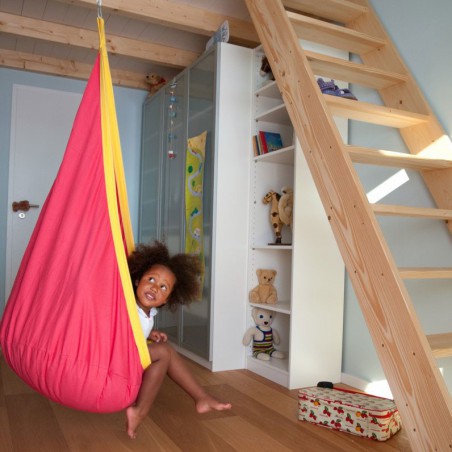 Hamac nid framboise et jaune pour enfant – En vente sur Pouf-Design