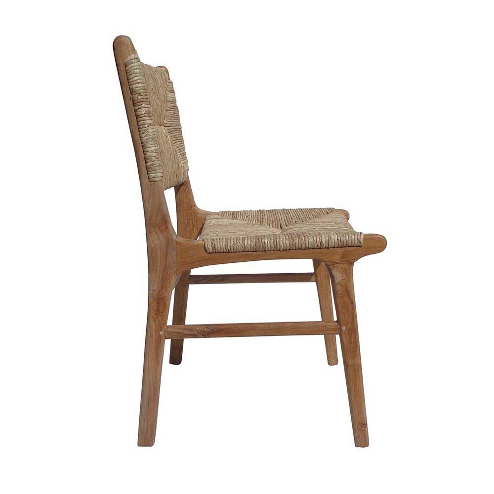 Chaise en paille et bois moderne