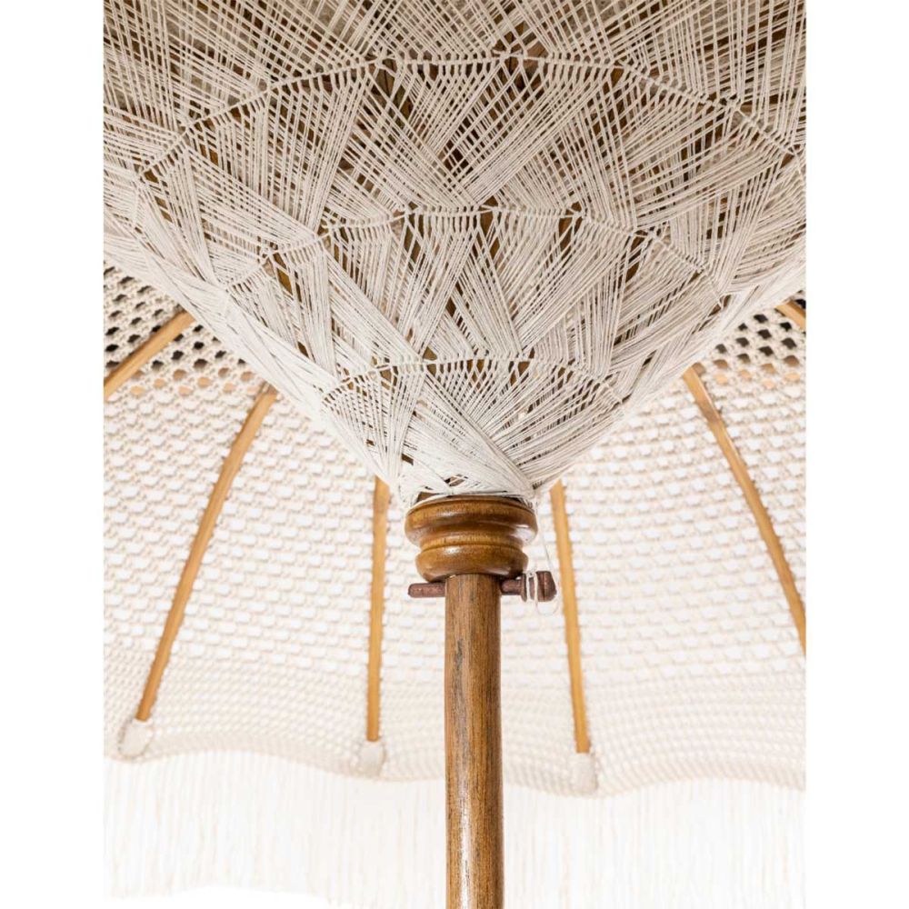 Parasol en teck et macramé